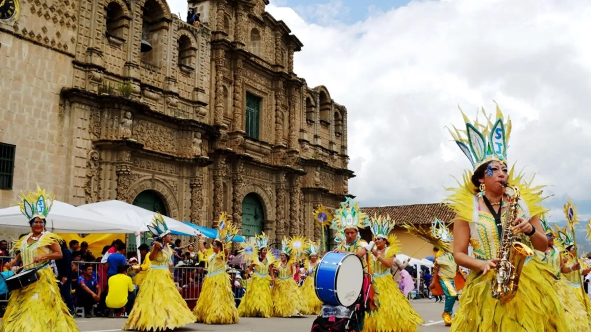 Carnaval de Cajamarca - Atipax Group - Operador Turístico Perú